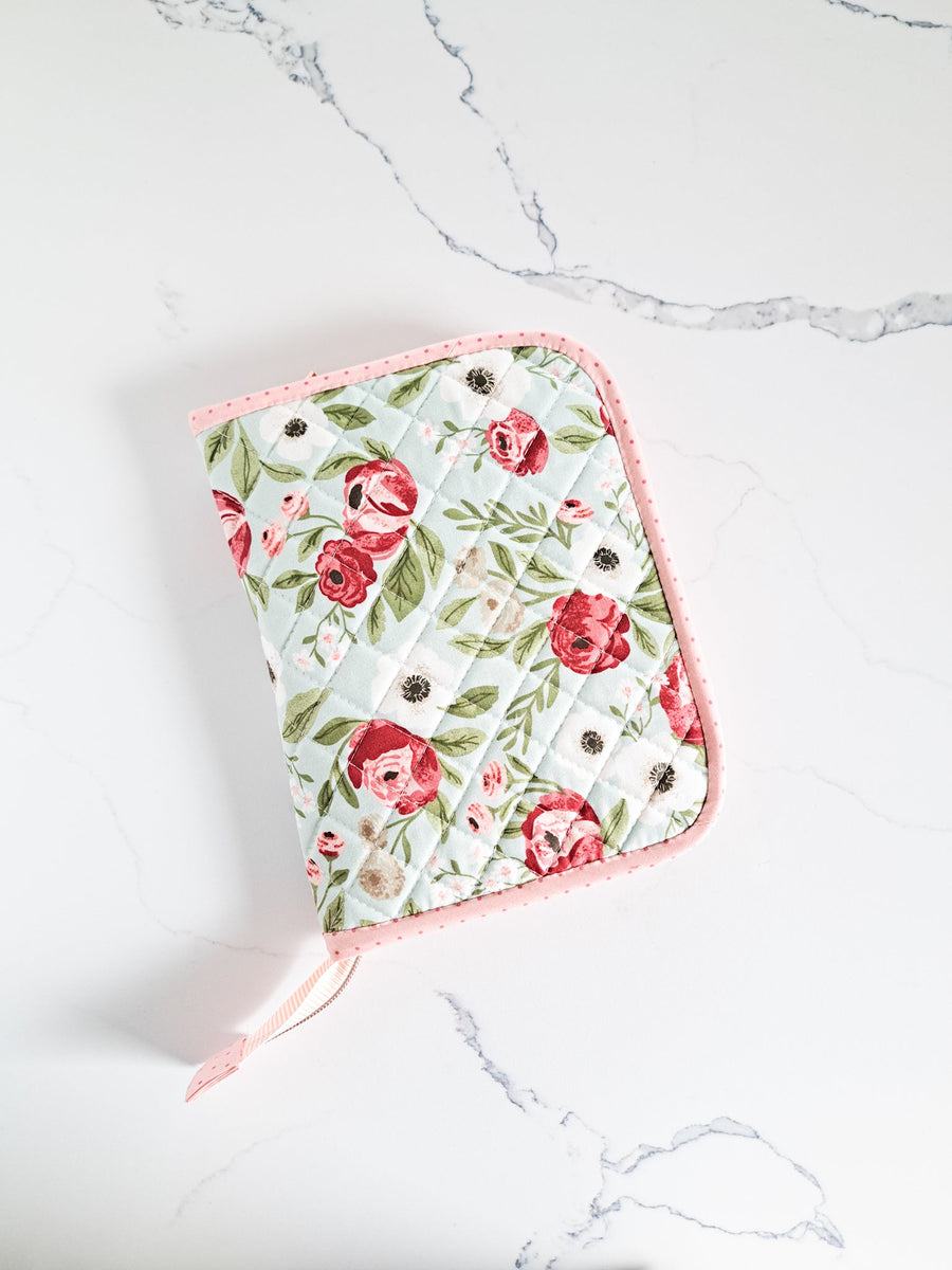 Bag Pattern | Atlas Zipper Case | Center Street Quilts – The Quilty Shop